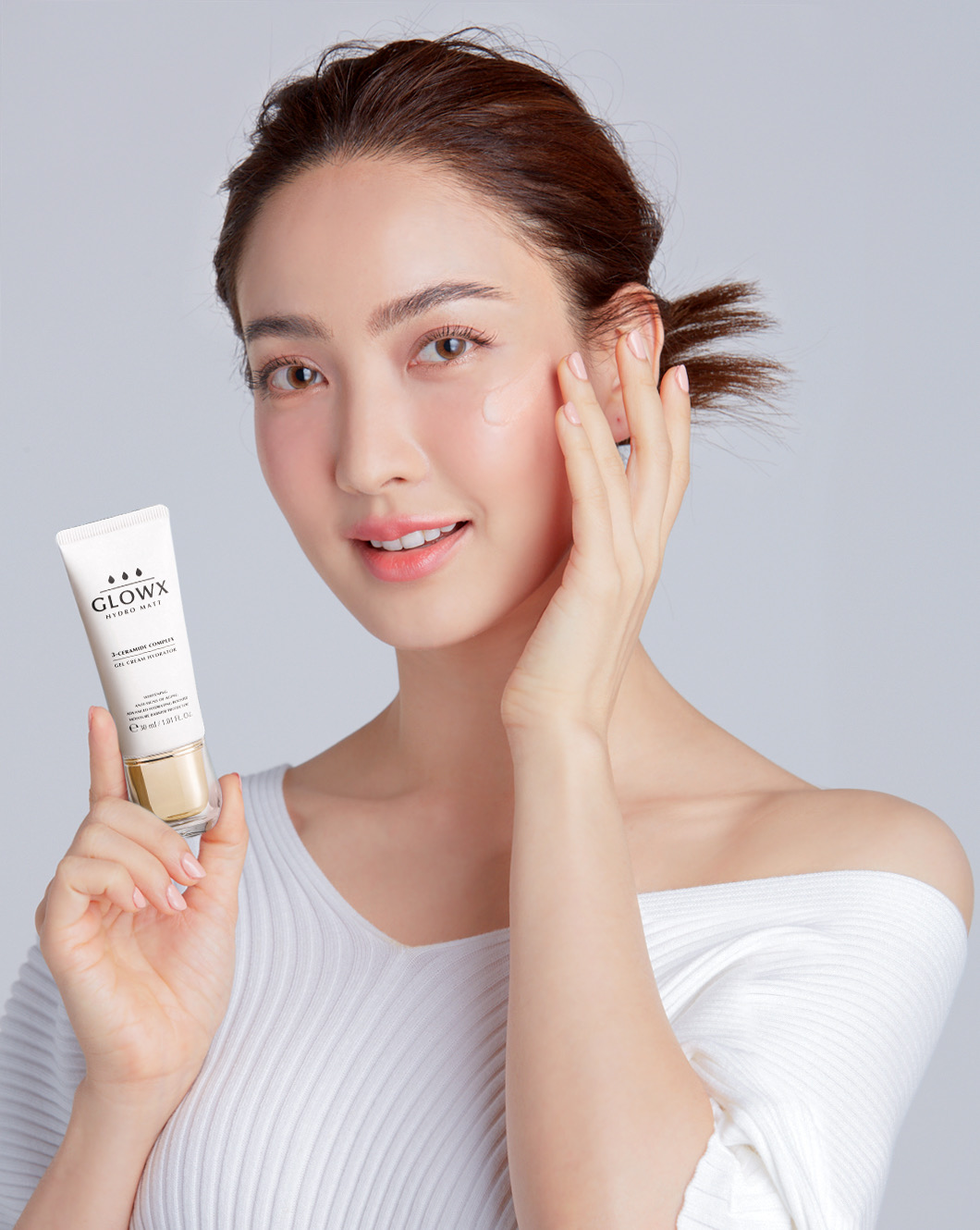 “แต้ว" เปลี่ยน “ผิวแห้งขาดน้ำ” ให้ฉ่ำโกลว์ด้วย GLOWX