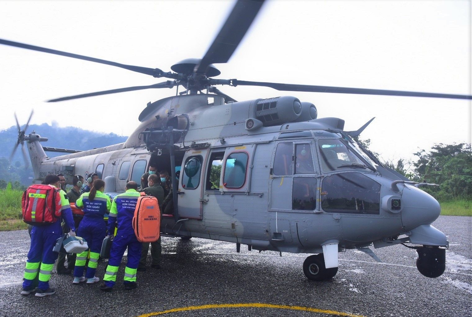 ทอ. ส่งเฮลิคอปเตอร์ EC-725 นำผู้ป่วยหัวใจวายเฉียบพลัน