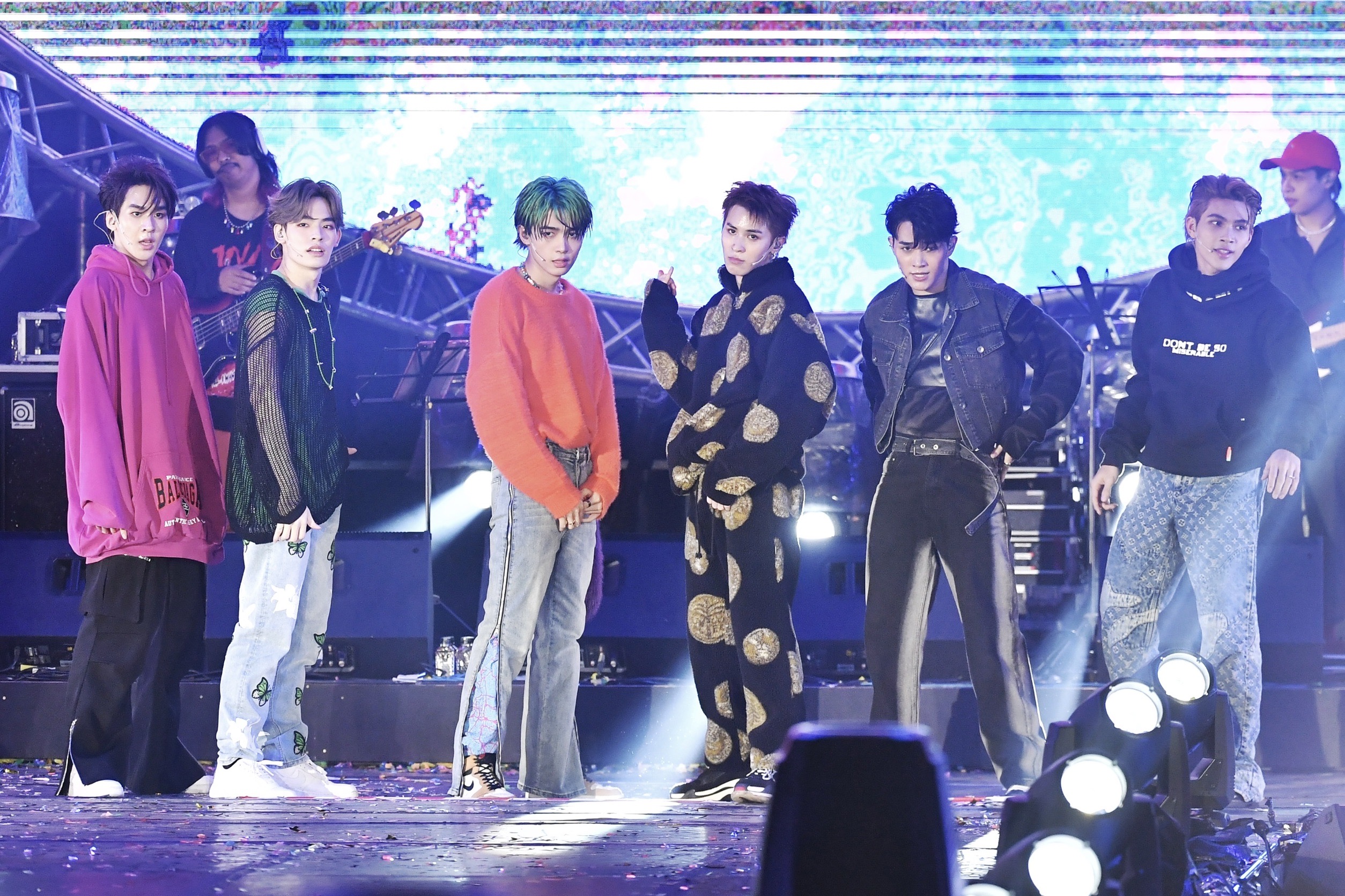 4NOLOGUE Comback ระเบิด! ราชมังฯ ดัน T-POP มาตราฐานใหม่! เซอร์ไพรส์จัดหนัก TRINITY EP.02 พร้อม ...