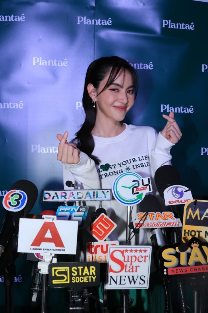 สยามแตก “ใหม่ - บิวกิ้น” ควงคู่ฟาดพรีเซ็นเตอร์ Plantae