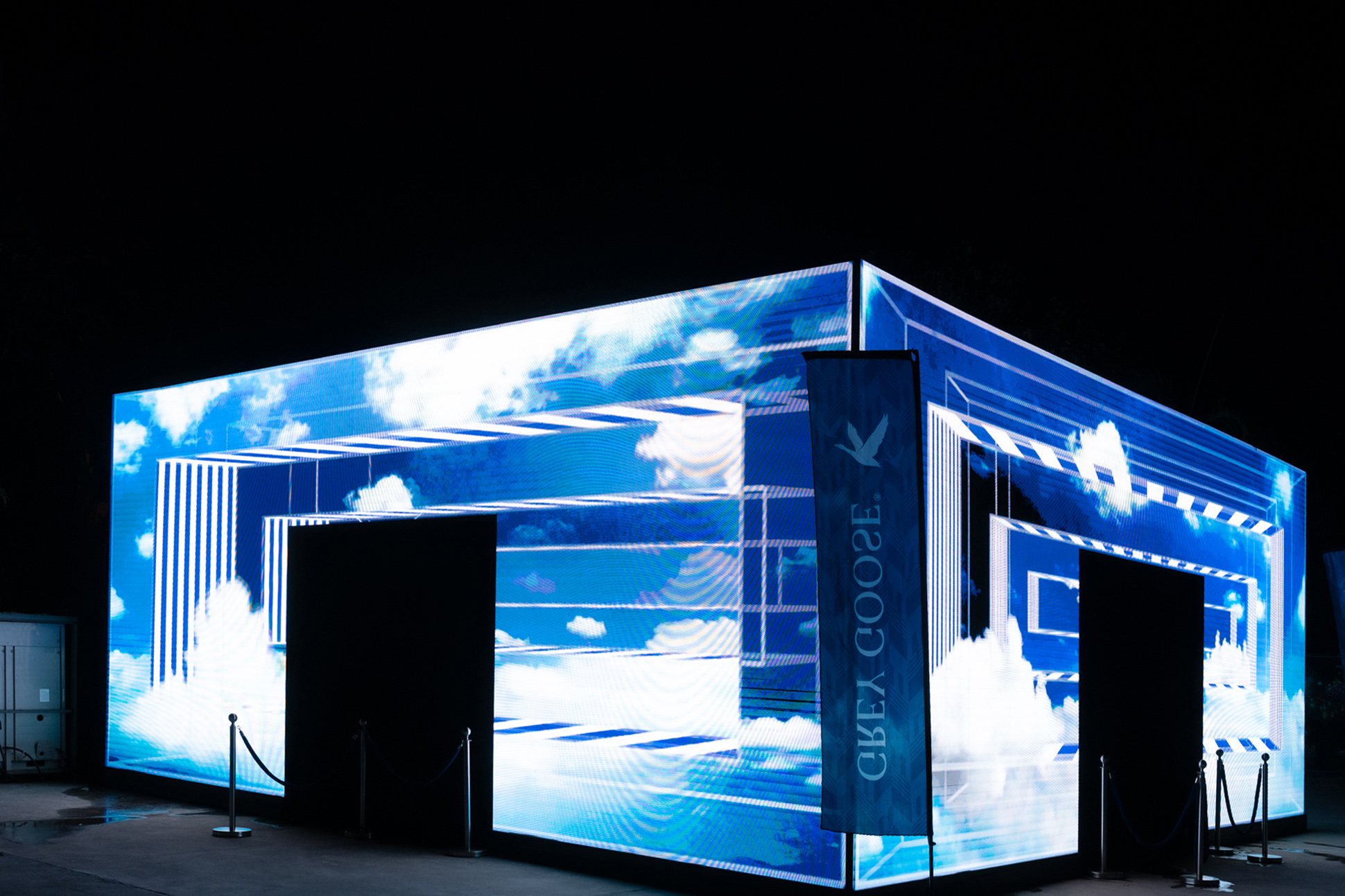 เกรย์ กูซ เนรมิตพื้นที่ความสุข “GREY GOOSE immersive LED cube”