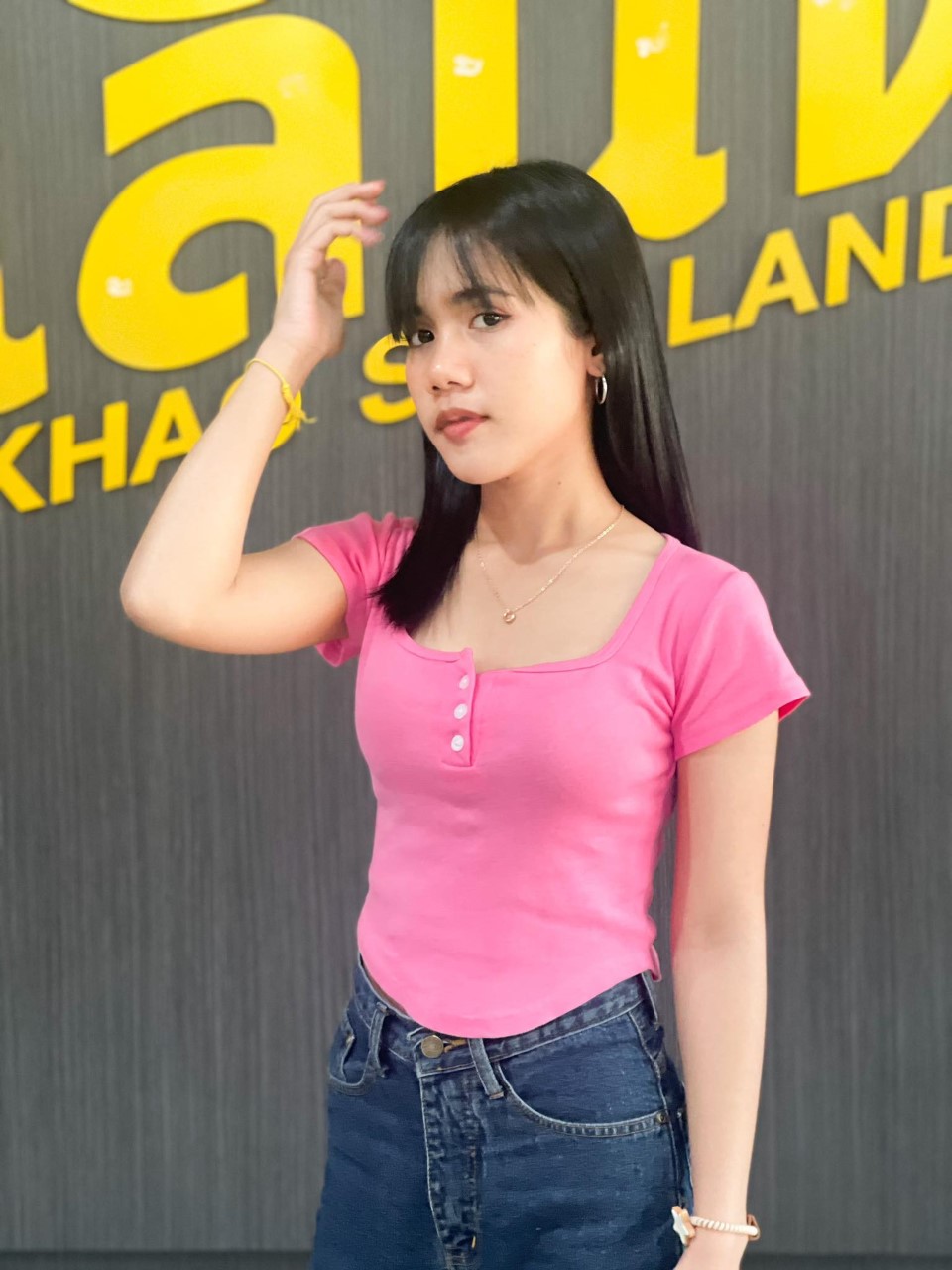 “น้ำผึ้ง ฉัตรฤดี” ข้าวสารแลนด์ จ่อคิวรอเพลงอกหัก แสนเศร้าเร็วๆ นี้