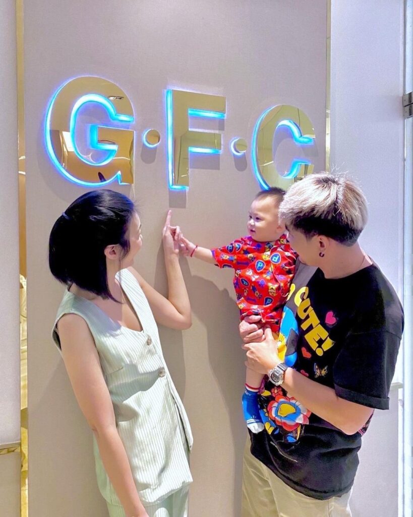 "แก้ม กวินตรา" พา “น้องกรณ์” ขอบคุณ GFC