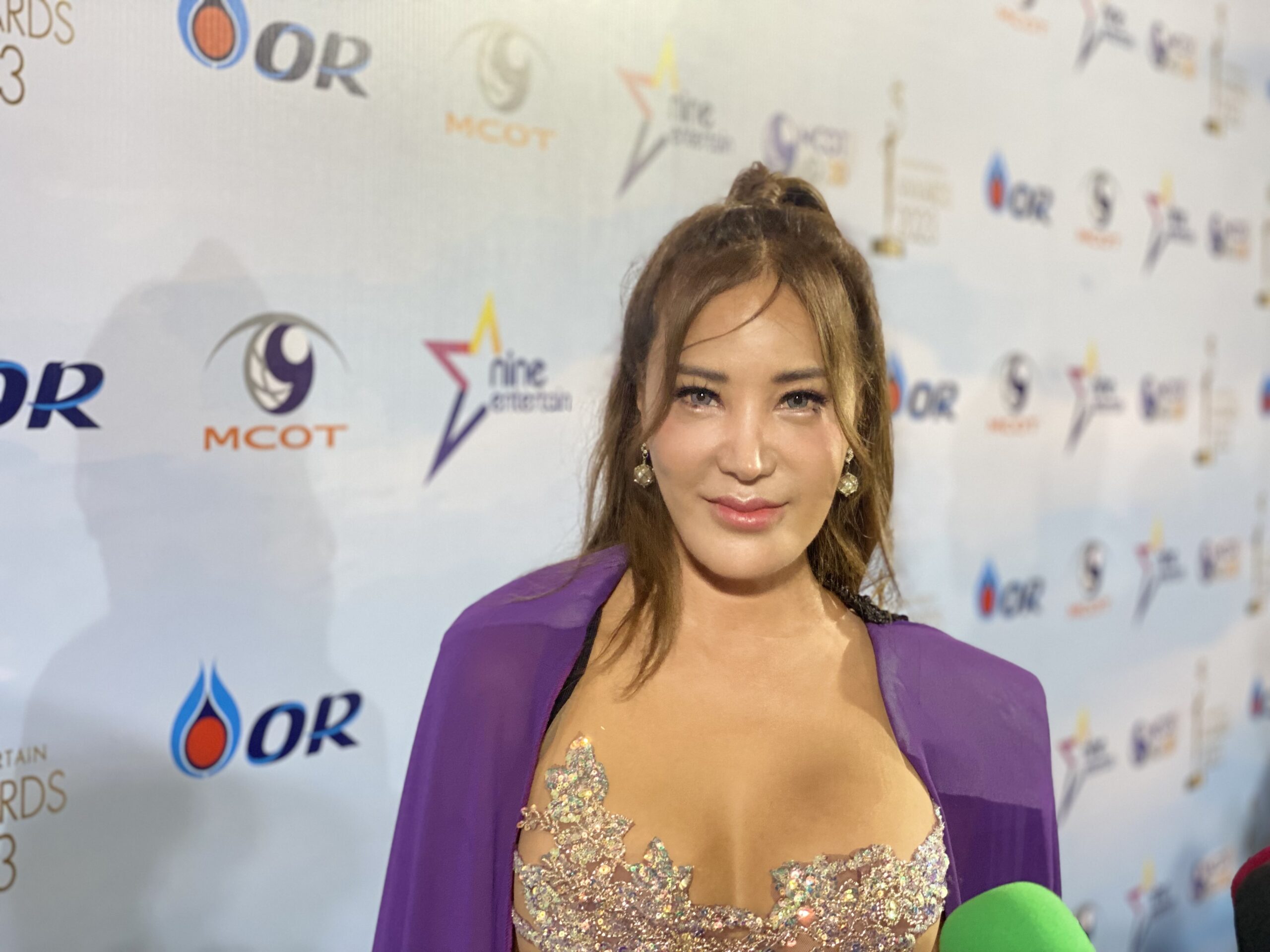 “เปิ้ล ไอริณ” อโหสิกรรม “ใบเตย” ไม่อยากทับถมใคร - INN News