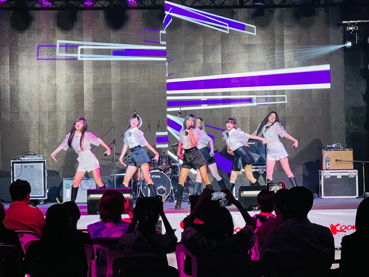 ศิลปินเกาหลีบินลัดฟ้ามาเมืองไทย ร่วมเปิดตัว Piki Thai จัดเต็มมินิคอนเสิร์ตเอาใจแฟนเพลง - INN News