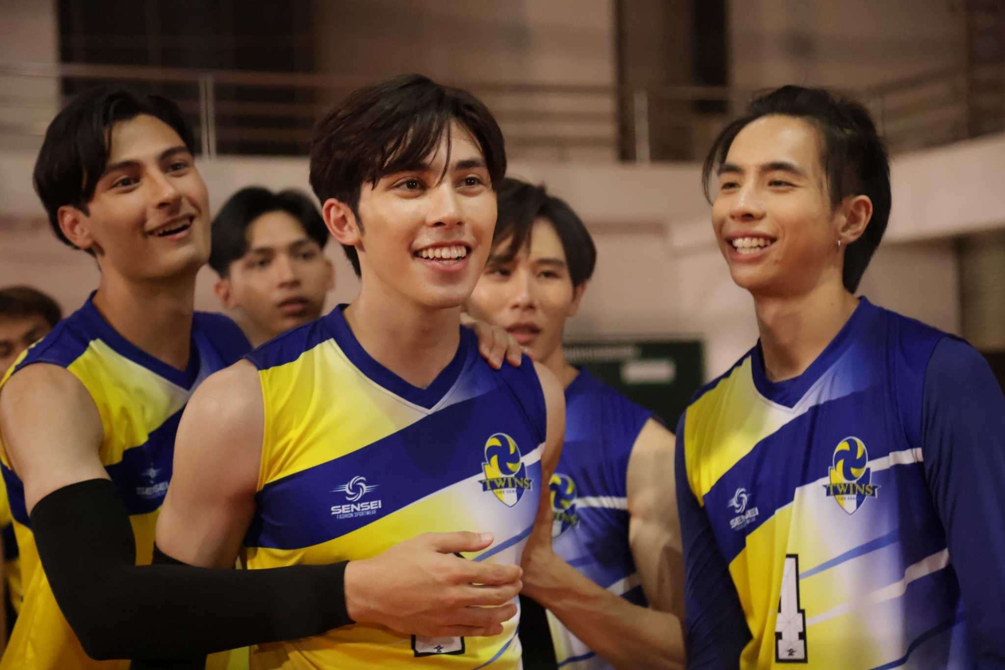 แรงเกินต้าน!! “Twins The Series สลับรัก นักลูกยาง” สุดปัง!! - INN News