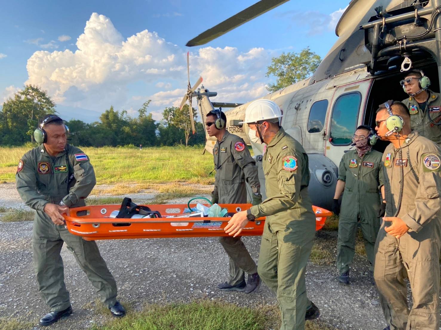 ทอ.ร่วมทีมแพทย์ Sky Doctor เคลื่อนย้ายผู้ป่วยฉุกเฉิน