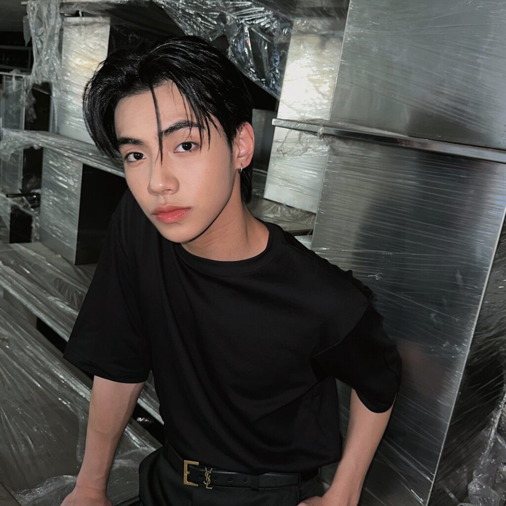 เปิดประวัติ ภีม วสุพล พรพนานุรักษ์ มักเน่หนุ่มสุดแพรวพราวจากวง BUS