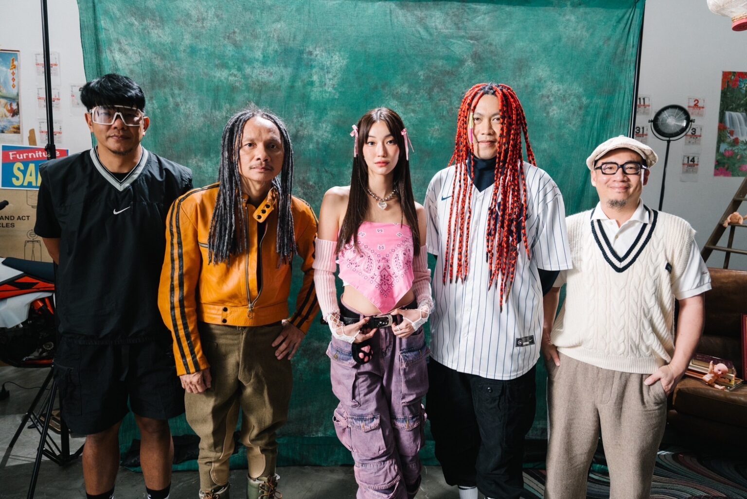 “Silly Fools” โชว์ลีลาสนุกส่งท้ายปี ส่งซิงเกิ้ลใหม่ 'เทพลีลา'