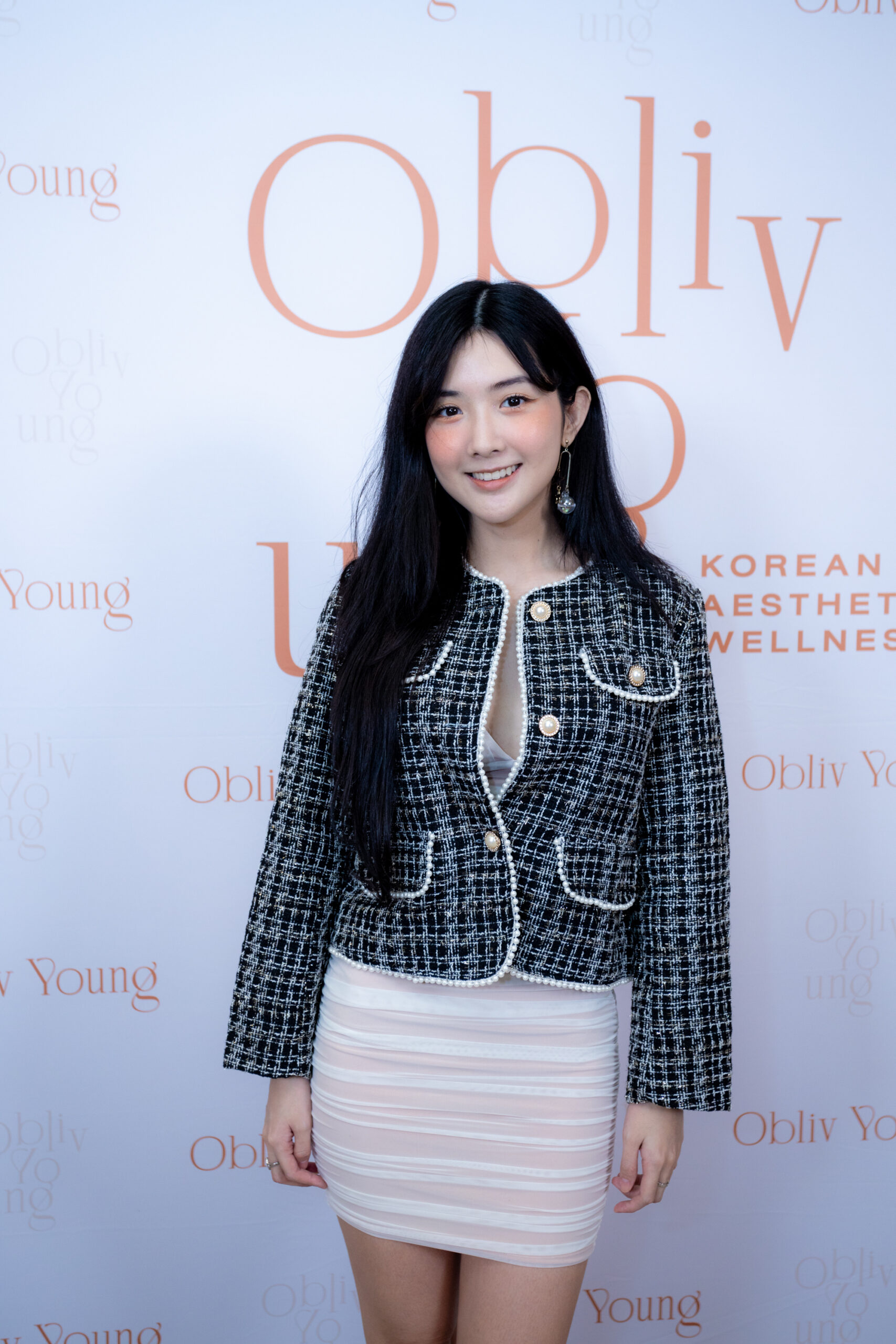 "เบียร์ เดอะวอยซ์ "พร้อมเหล่าอินฟู ร่วมงานเปิด“Obliv Young Clinic”