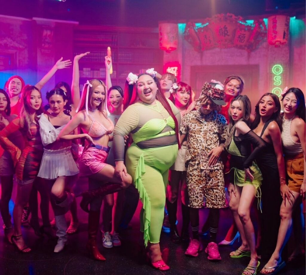 Awesome! Open the list of songs that will grab your heart and dance ...