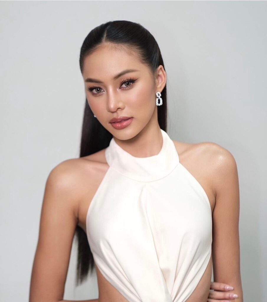 Awesome! Open the list of songs that will grab your heart and dance ...