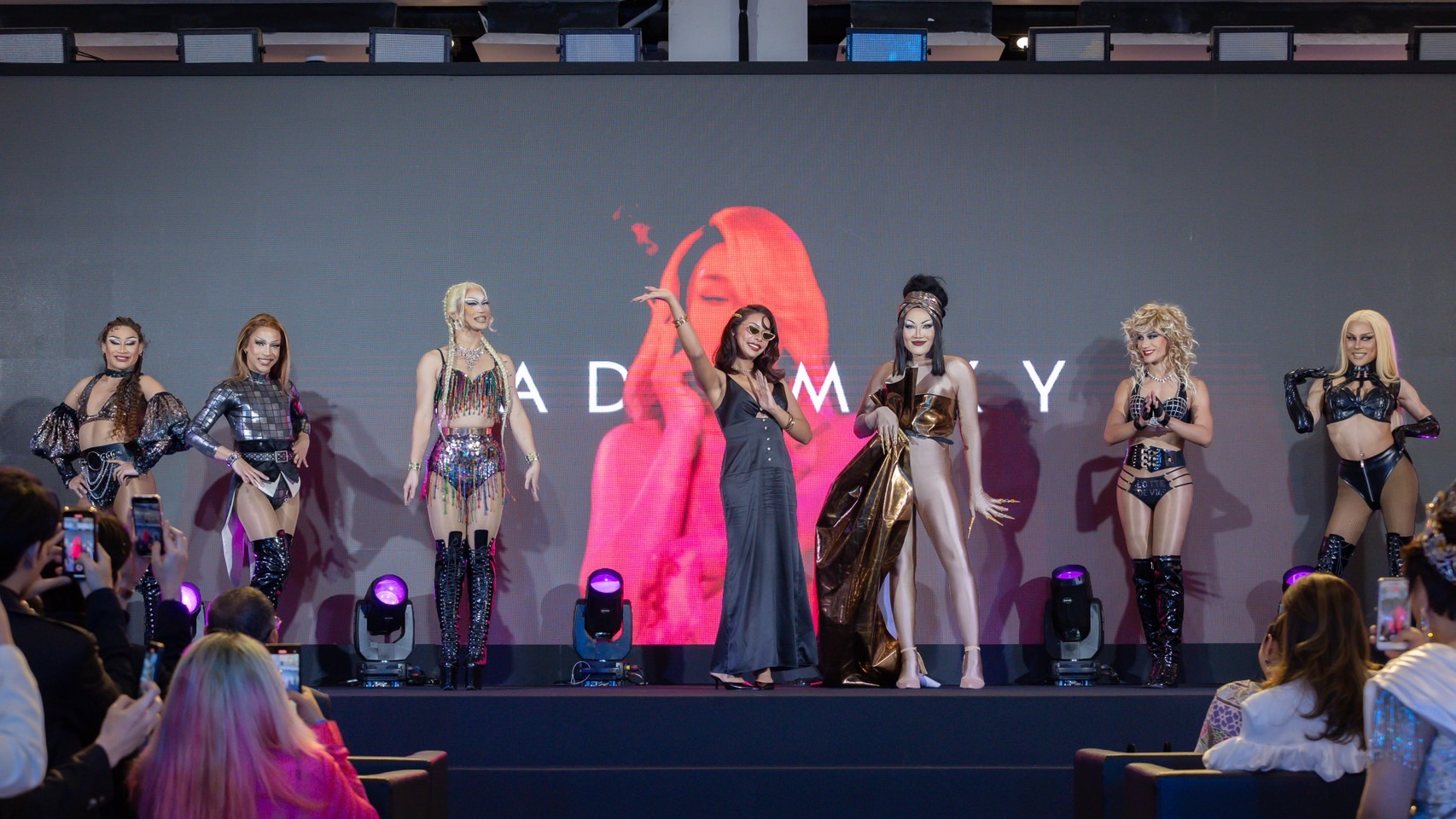 “อิงฟ้า –มิลลิ –แบดมิกซ์” ร่วมบิ๊กโปรเจกส์ RS MultiXฉลองเดือนไพรด์