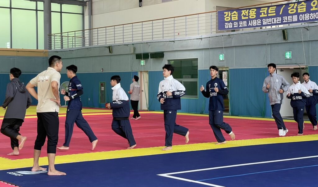 16 Thai youth kickers Ready to compete in the World Youth Taekwondo ...