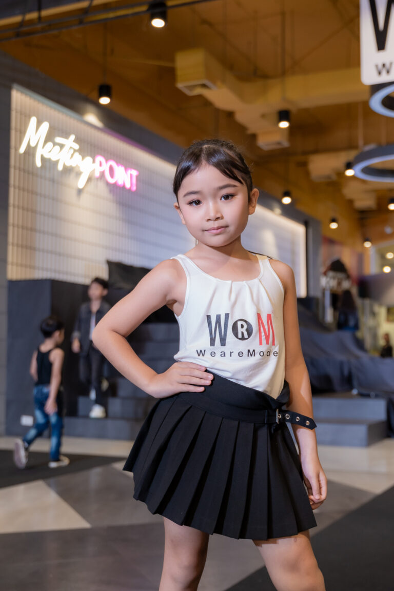 We Are Model จัดแฟชั่นโชว์ ฉลองก้าวสู่ปีที่ 21 ‘ครูพี่ลูกหมี’ นำทัพดาวดวงน้อย