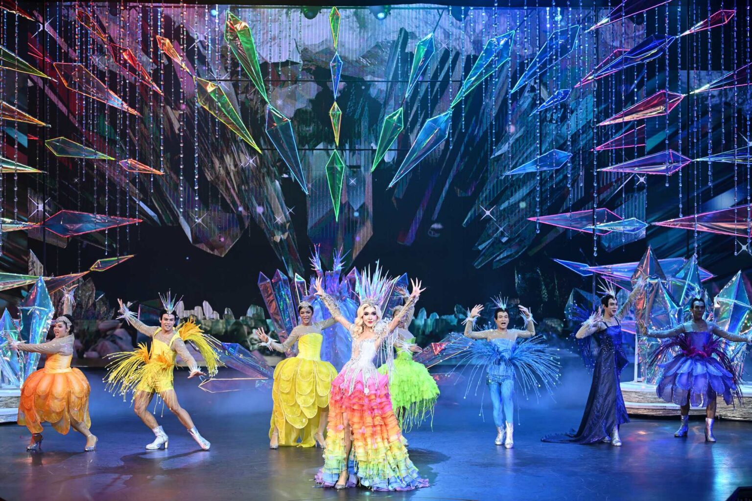 ทิฟฟานี่โชว์ พัทยา เปิดมิติใหม่แห่งการแสดง "Crystallize a Dream"