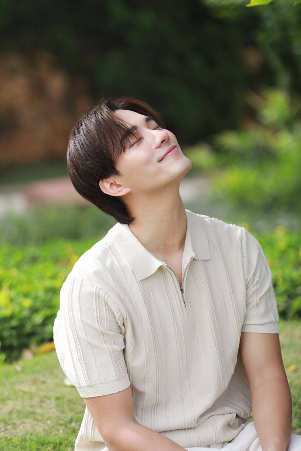 “BIEXU” (บี้ ธรรศภาคย์) ควงคู่จิ้นในจอ “เจนเย่” ถ่ายทอดเอ็มวีซึ้ง