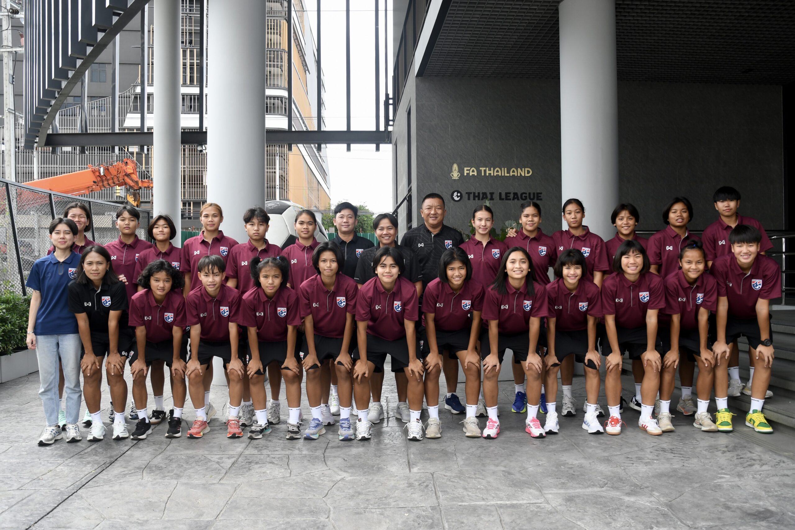 "ชบาแก้ว" U17 เก็บตัวฝึกซ้อม ก่อนลุยศึก ชิงแชมป์เอเชีย รอบคัดเลือก - INN News